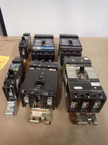 Lot of (6) Square D Circuit Breakers - Yellow Tag Auctions