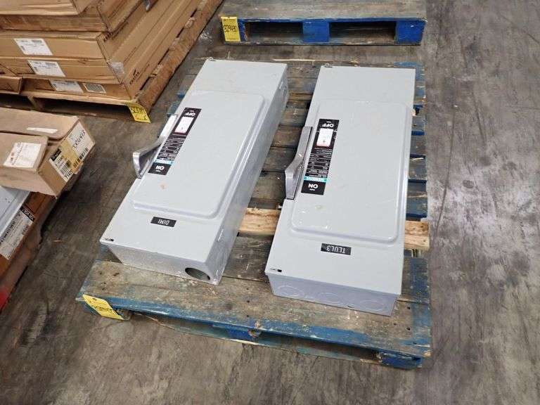 Lot of (2) Siemens 200A Heavy Duty Enclosed Switches - Yellow Tag Auctions