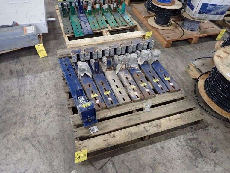 Lot of (8) Current Tools Radius Cable Rollers - Yellow Tag Auctions