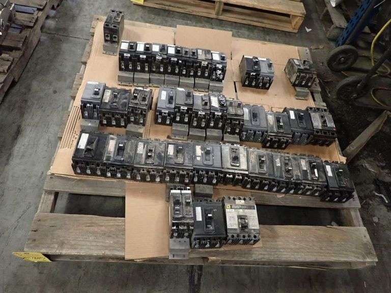 Lot of Assorted Circuit Breakers - Yellow Tag Auctions