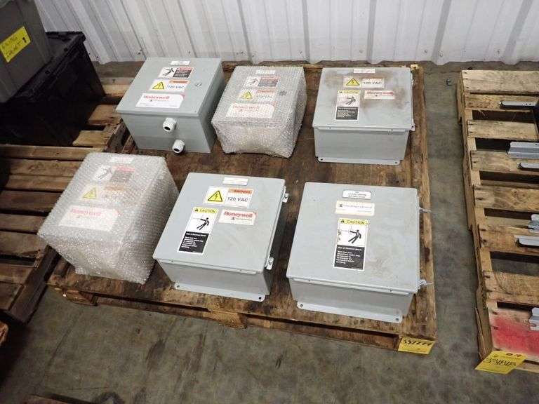 Lot of (6) Hoffman Cutout Boxes - Yellow Tag Auctions