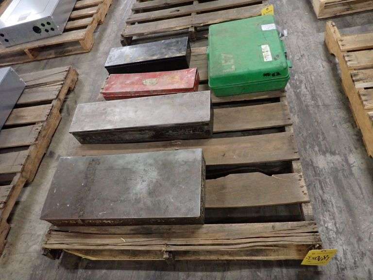 Assortment of Tools and Storage Cases - Yellow Tag Auctions