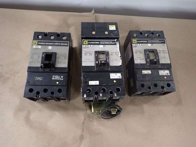 Lot of (3) Square D Circuit Breakers - Yellow Tag Auctions