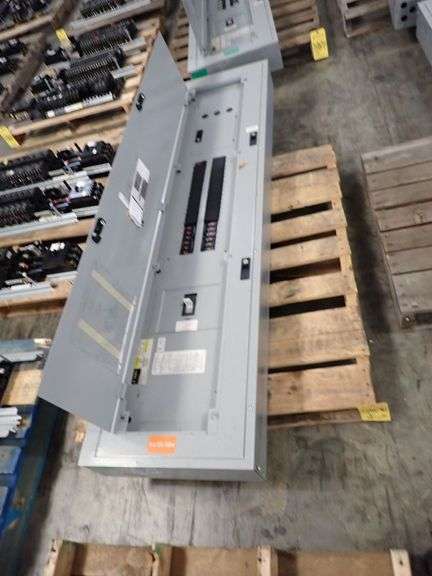 GE A Series 400A Panelboard with Circuit Breakers - Yellow Tag Auctions
