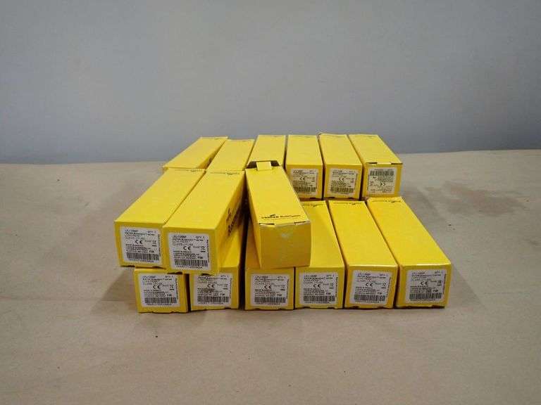 Lot of (21) Cooper Eaton Bussmann Fuses - Yellow Tag Auctions