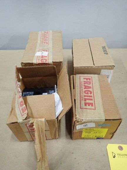 Lot of (5) Circuit Breakers - Yellow Tag Auctions