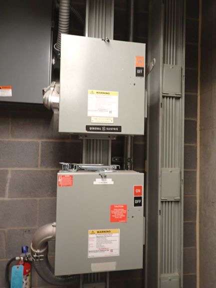 Lot of (2) GE Spectra SE Series Fusible Bus Plugs - Yellow Tag Auctions