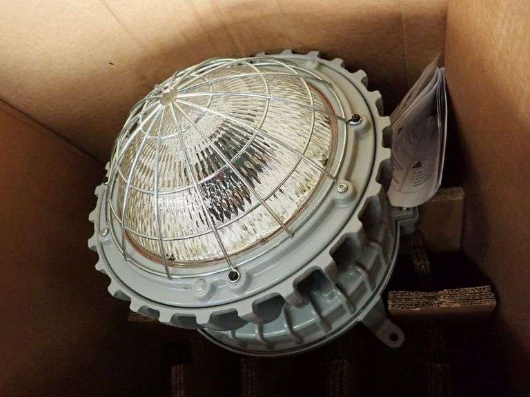 Lot of (10) Holophane LED Petrolux Lighting Fixtures - Yellow Tag Auctions