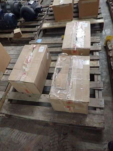 Lot of (3) Square D Power Pact Circuit Breakers - Yellow Tag Auctions