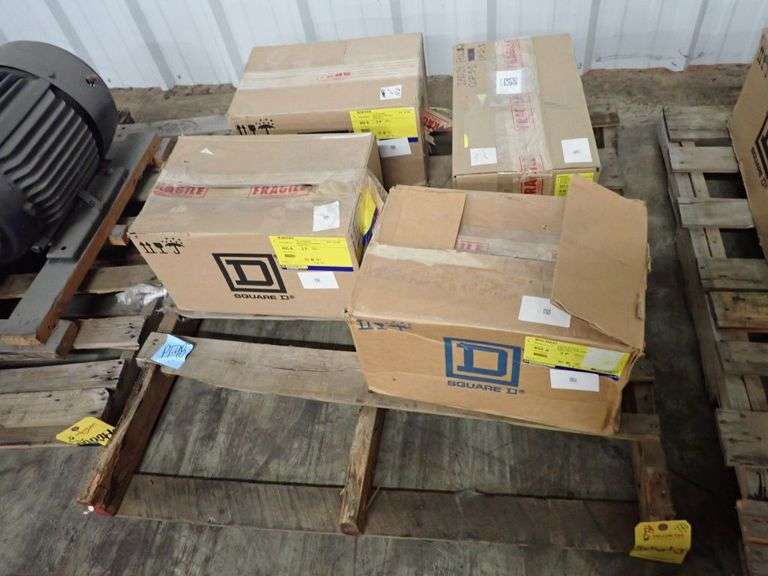 Lot of (4) GE Power Pact Circuit Breakers - Yellow Tag Auctions