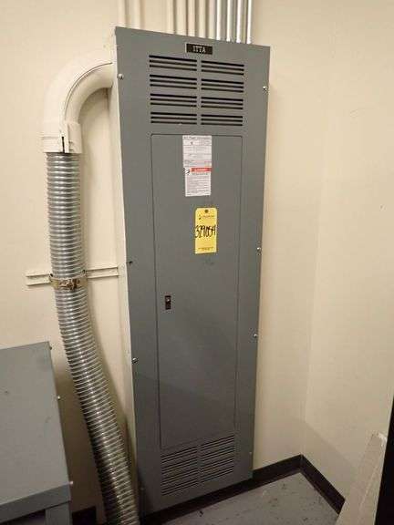 Square D 225A Panelboard with Circuit Breakers - Yellow Tag Auctions