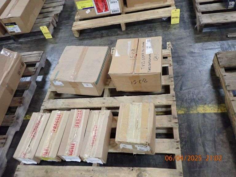 Lot of Assorted Components - Yellow Tag Auctions