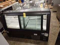 True Curved Glass Display Merchandiser - Yellow Tag Auctions