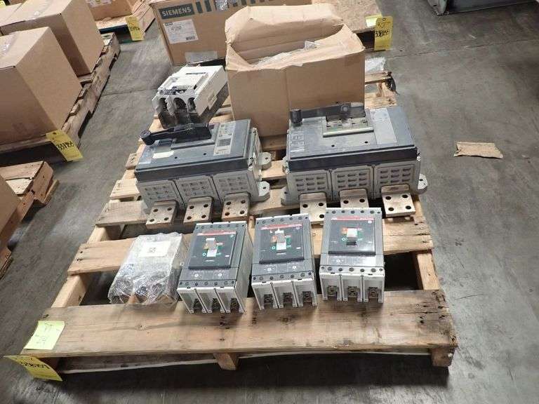 Lot of Assorted Circuit Breakers - Yellow Tag Auctions