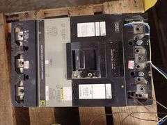 Lot of (6) Square D Circuit Breakers - Yellow Tag Auctions