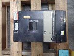 Lot of (4) Square D Circuit Breakers - Yellow Tag Auctions