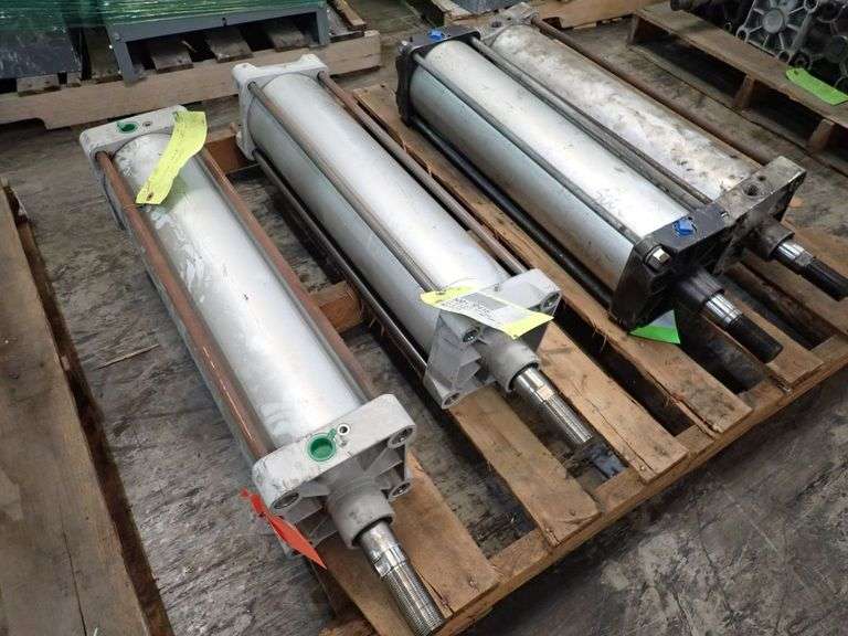 Lot of (4) Assorted Cylinders - Yellow Tag Auctions