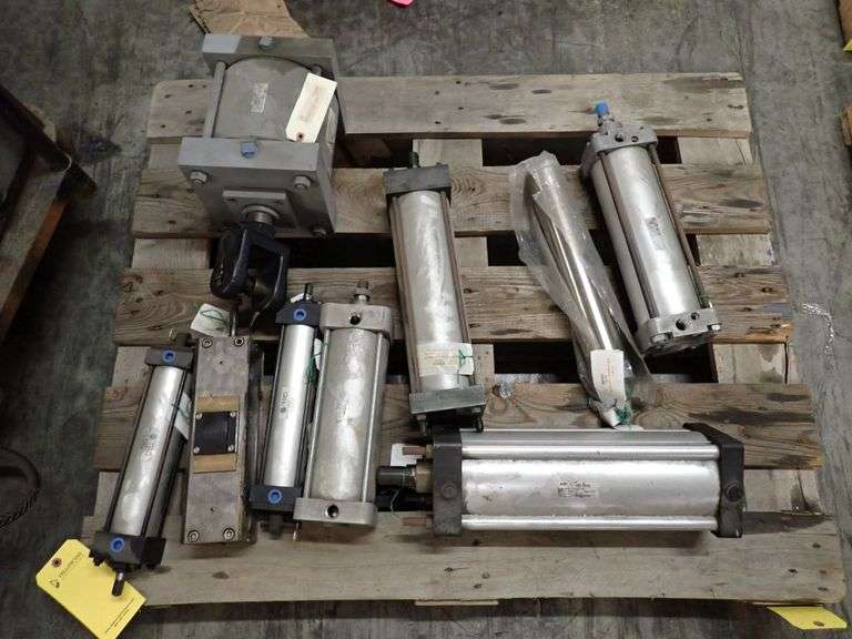 Lot of Assorted Pneumatic Cylinders - Yellow Tag Auctions