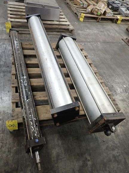 Lot of (3) Industrial Cylinders - Yellow Tag Auctions