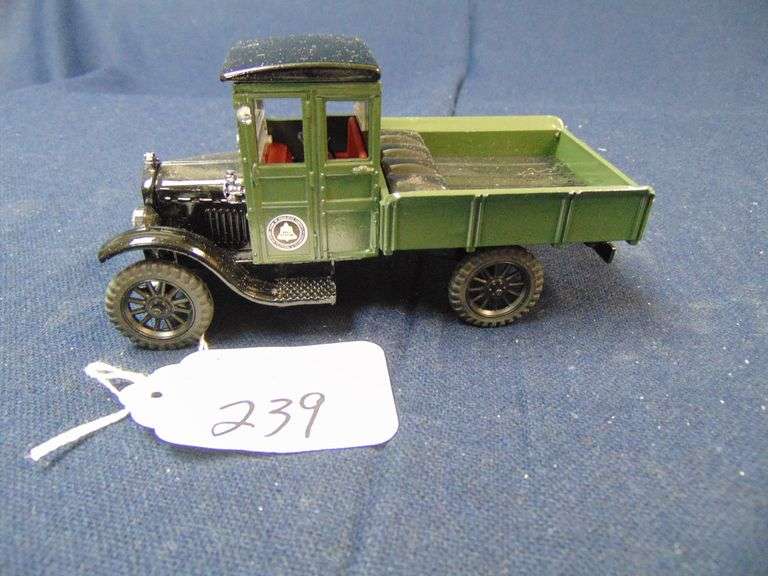 1927 MODEL T FORD PICKUP BELL SYSTEM, 1/24 - Ziemer Hilbrands Auctions
