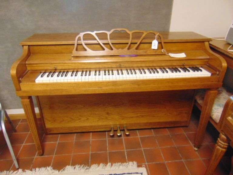 CABLE CONSOLE PIANO AND MATCHING BENCH. - Ziemer Hilbrands Auctions