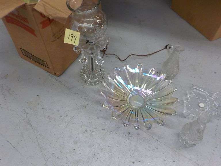 BOX OF GLASSWARE - Ziemer Hilbrands Auctions