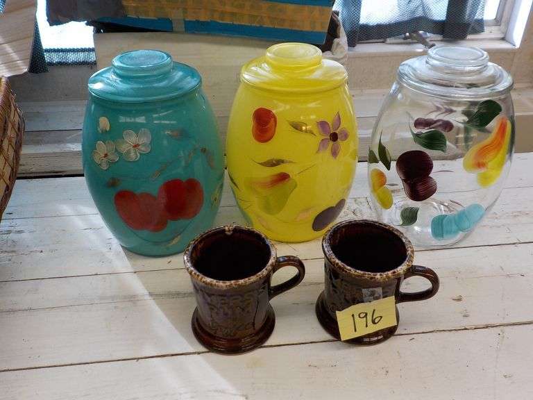 FANCY COOKIE JARS & TWO MUGS - Ziemer Hilbrands Auctions
