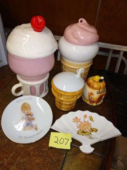 COOKIE JARS, PLATES - Ziemer Hilbrands Auctions