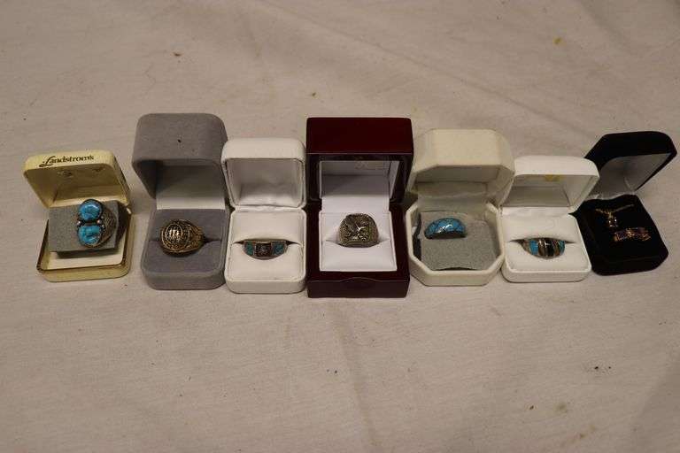 ASSORTED RINGS IN CASES AND JEWELRY BOX - Ziemer Hilbrands Auctions