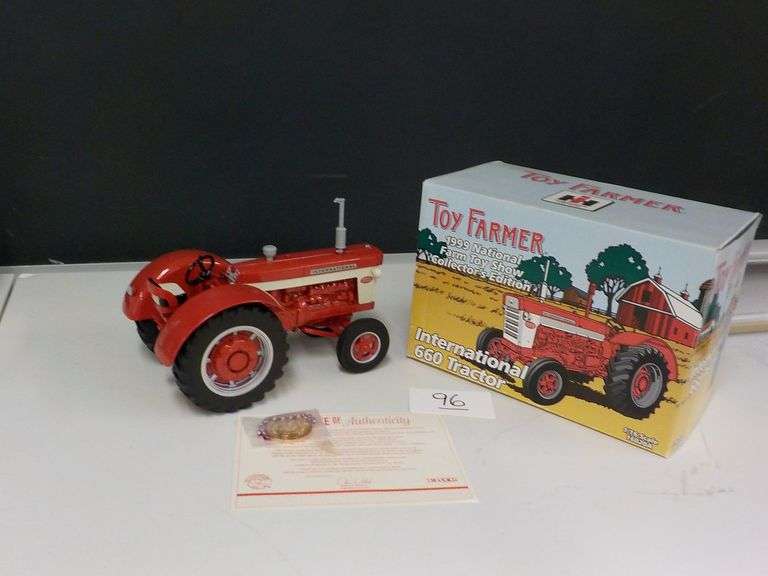 INTERNATIONAL 660 TRACTOR 1/16 SCALE 1999 NATIONAL FARM TOY SHOW ...