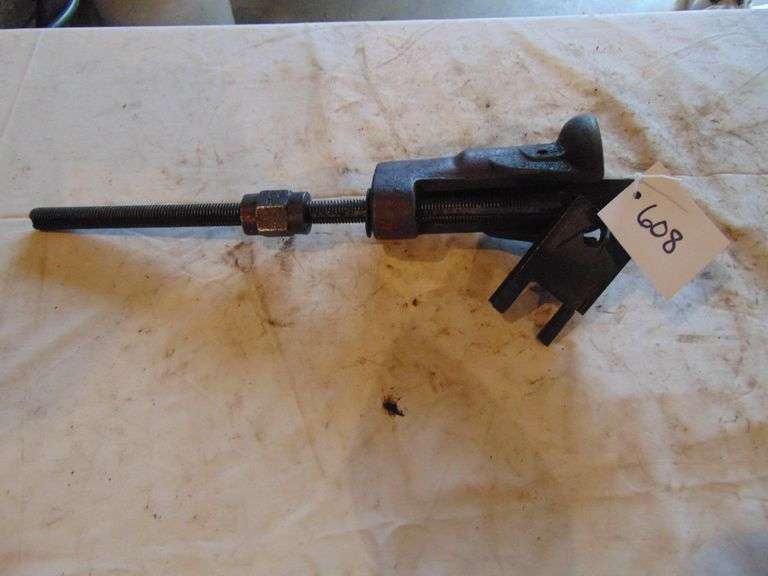 KEY WAY PULLER - Ziemer Hilbrands Auctions