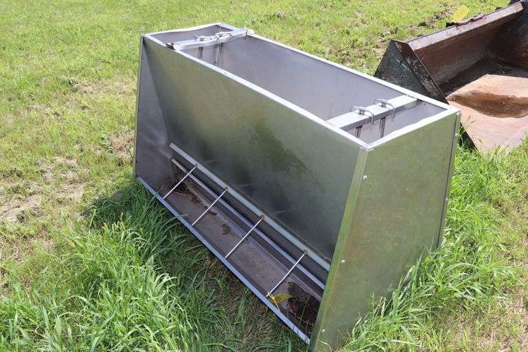 50IN STAINLESS STEEL CREEP FEEDER - Ziemer Hilbrands Auctions