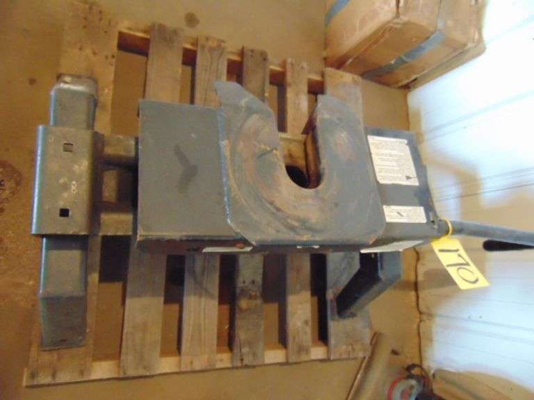 5TH WHEEL HITCH HD WEIGHT 25K - Ziemer Hilbrands Auctions