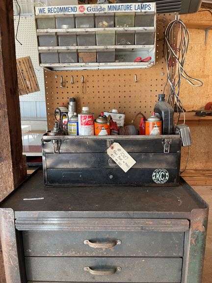 UPPER AND LOWER TOOL BOX, SOME TOOLS MISC LEFT IN SIDE - Ziemer ...