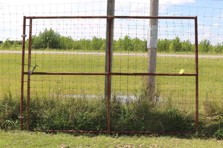 12FT X 8FT GATE - Ziemer Hilbrands Auctions