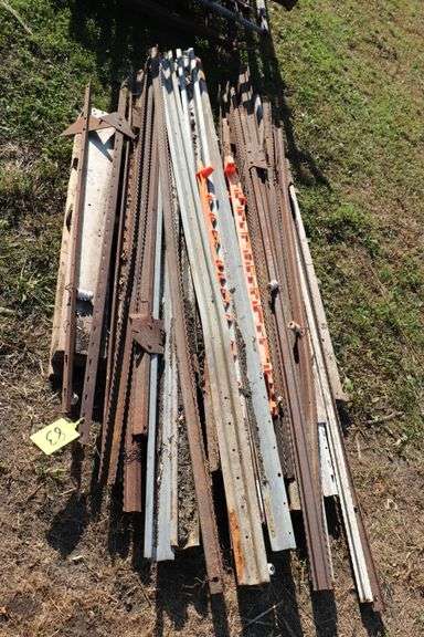 PALLET OF STEEL FENCE POSTS - Ziemer Hilbrands Auctions