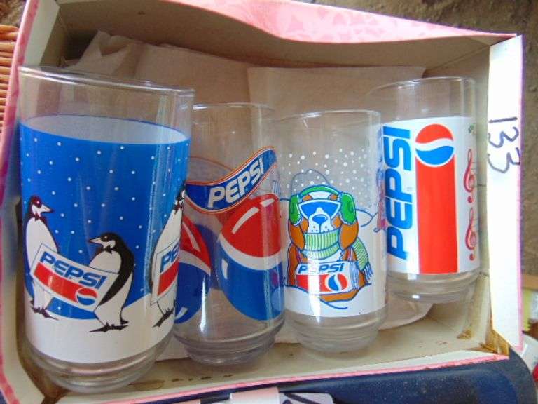 4 PEPSI GLASSES - Ziemer Hilbrands Auctions