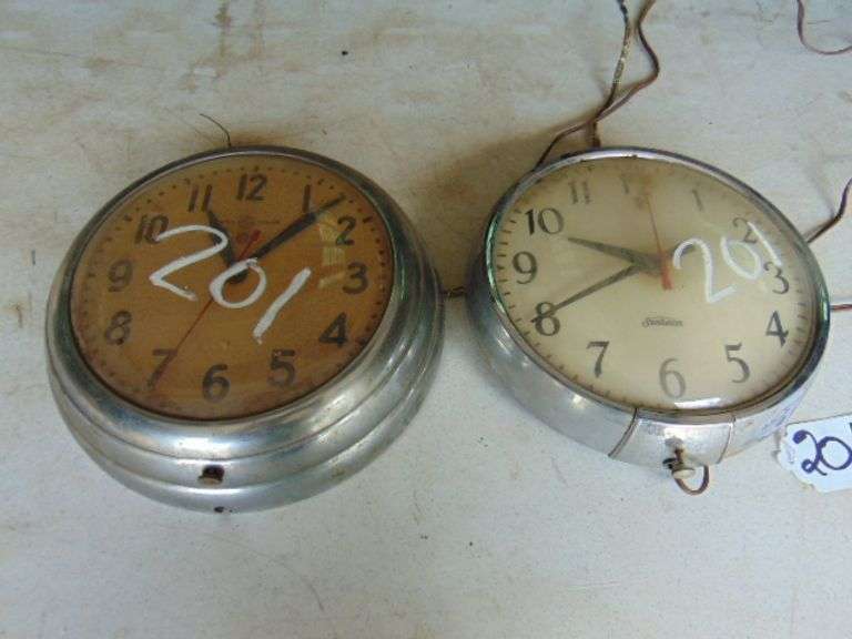 2 OLD SCHOOL CLOCKS - Ziemer Hilbrands Auctions