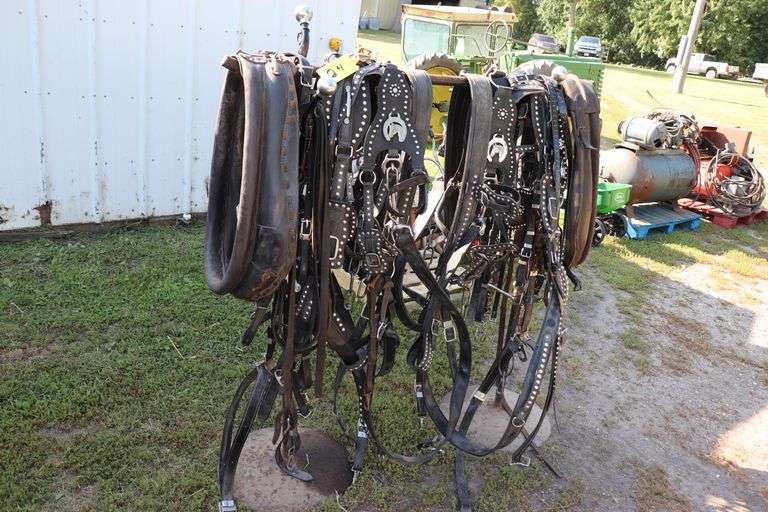 PAIR OF DRAFT HORSE SHOW HARNESSES, 25IN COLLAR WITH STAND, SYNTHETIC ...