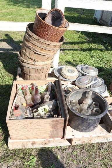 HUB CAPS, BUSHEL BASKETS, VINTAGE JARS - Ziemer Hilbrands Auctions