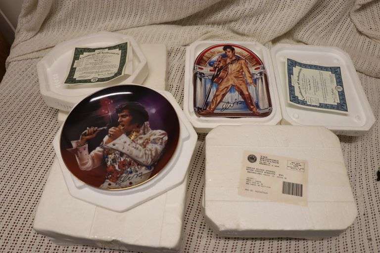 ELVIS PLATES (8) - Ziemer Hilbrands Auctions