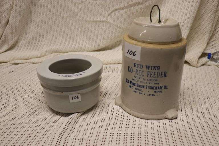 CHICAGO CROCK & REDWING CHICKEN FEEDER - Ziemer Hilbrands Auctions