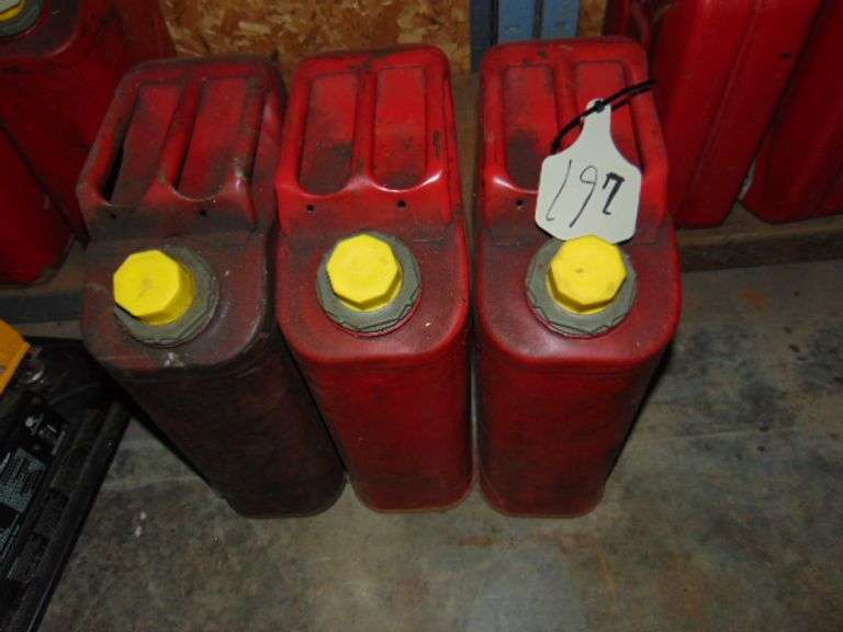 3 STEEL GAS CANS - Ziemer Hilbrands Auctions