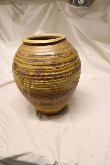 DÉCOR POTTERY (HEAVY) - Ziemer Hilbrands Auctions