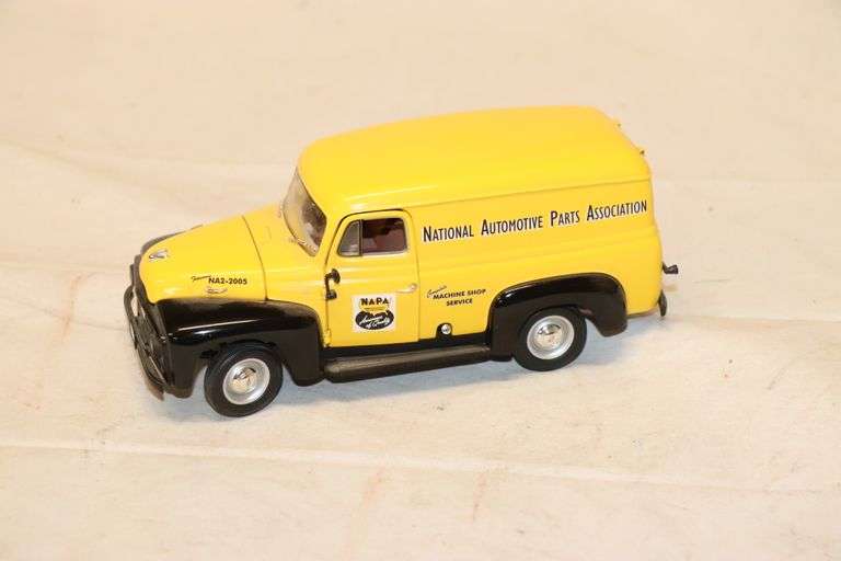 NAPA PARTS DELIVERY VAN. BY 1ST GEAR. INTERNATIONAL METRO STEP VAN ...
