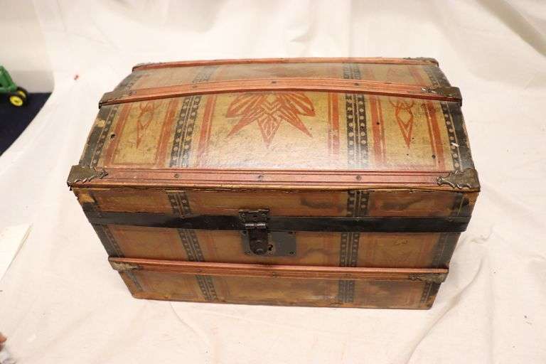 SMALL TRUNK - Ziemer Hilbrands Auctions