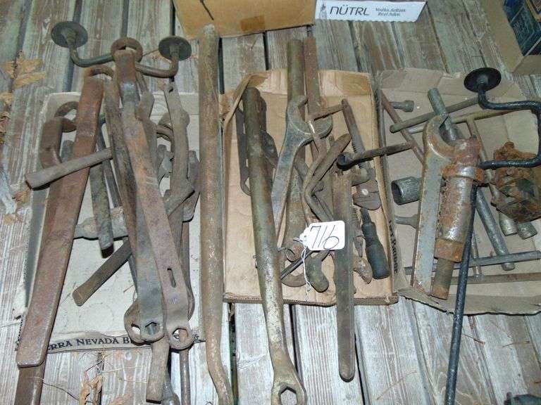 3 BOXES FORD TOOLS - Ziemer Hilbrands Auctions