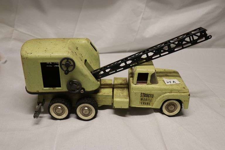 TOY STRUCTO MOBILE CRANE - Ziemer Hilbrands Auctions
