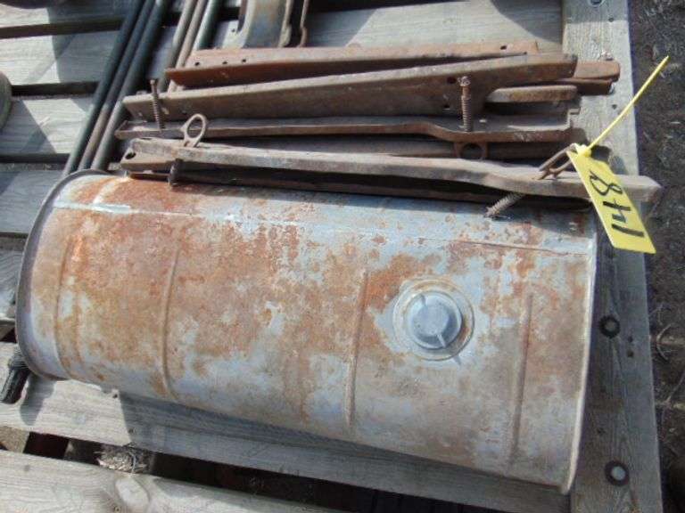 MODEL T FUEL TANK COVERS AND TOOL BOX - Ziemer Hilbrands Auctions