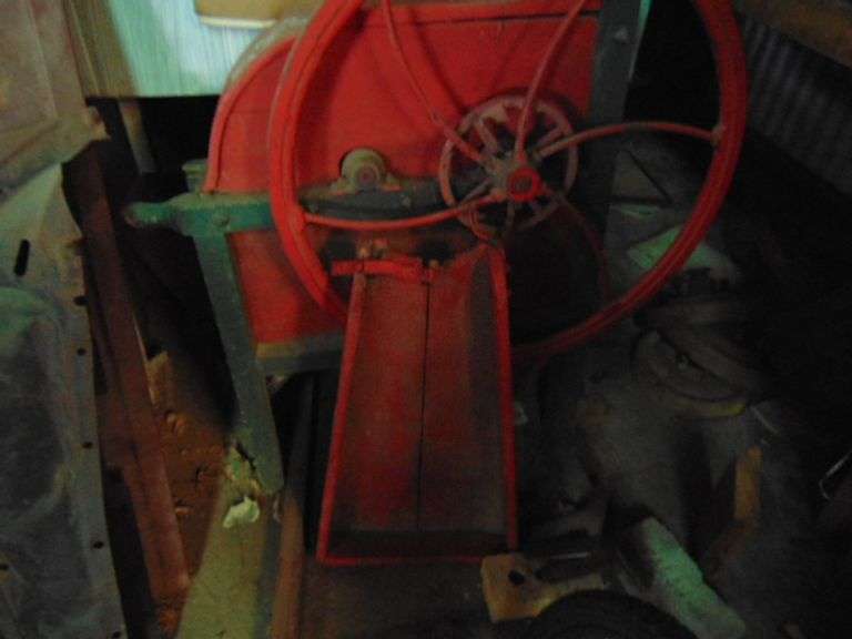 CORN SHELLER ON STAND, CAR PARTS - Ziemer Hilbrands Auctions